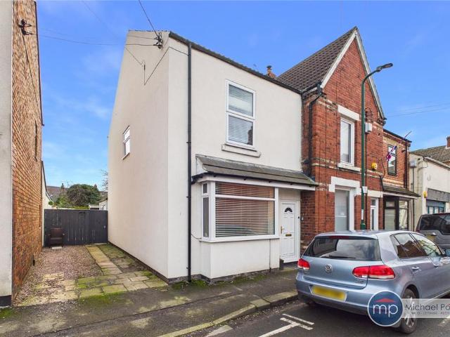 3 bedroom end of terrace house for sale