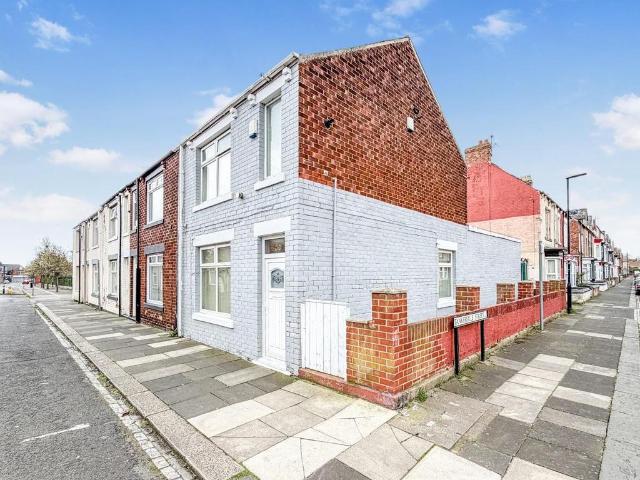 3 bedroom end of terrace house for sale