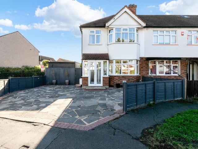 3 bedroom end of terrace house for sale