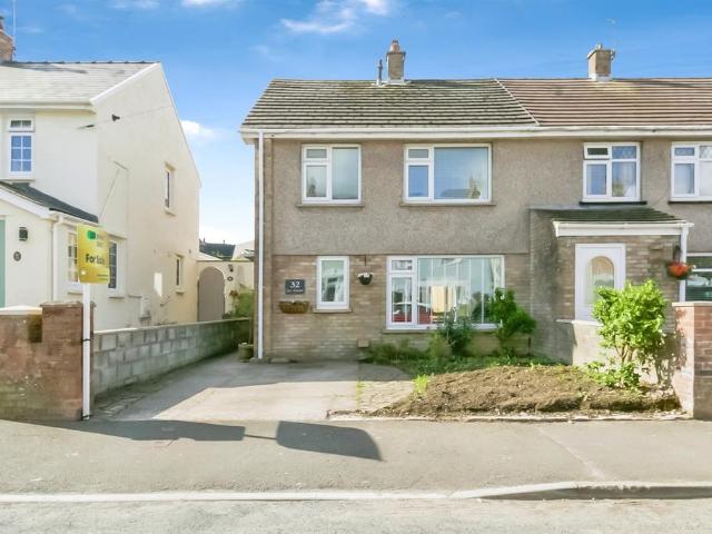 3 bedroom end of terrace house for sale