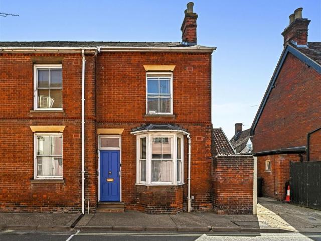 3 bedroom end of terrace house for sale