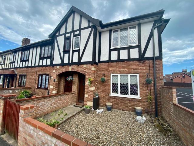 3 bedroom end of terrace house for sale