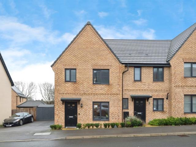 3 bedroom end of terrace house for sale