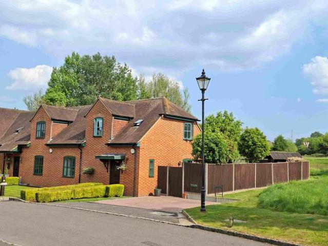 3 bedroom end of terrace house for sale
