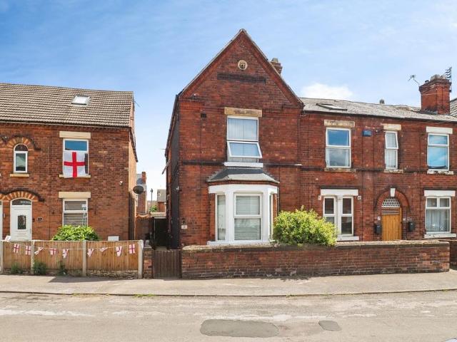 3 bedroom end of terrace house for sale