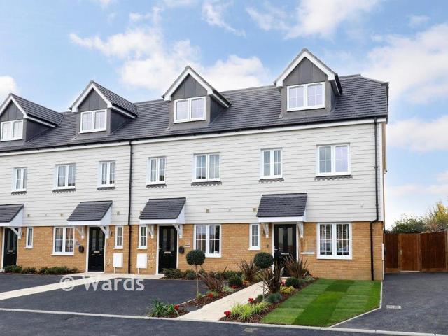 3 bedroom end of terrace house for sale