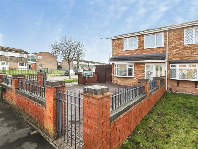 3 bedroom end of terrace house for sale