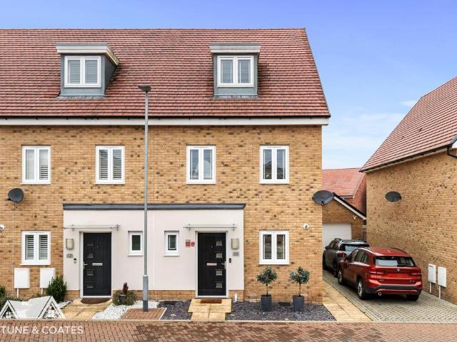 3 bedroom end of terrace house for sale