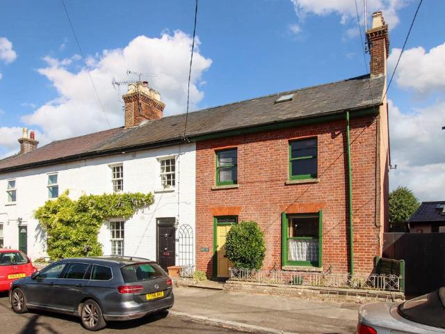 3 bedroom end of terrace house for sale