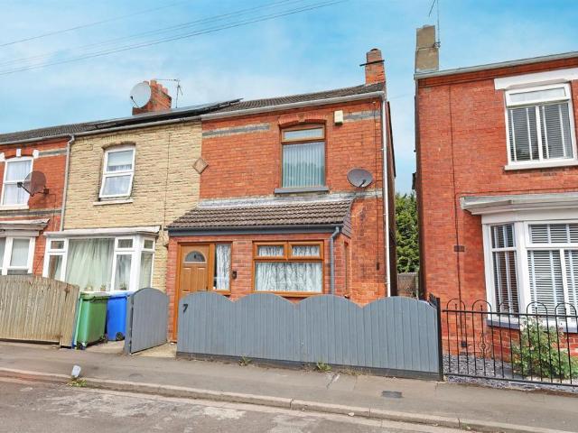 3 bedroom end of terrace house for sale