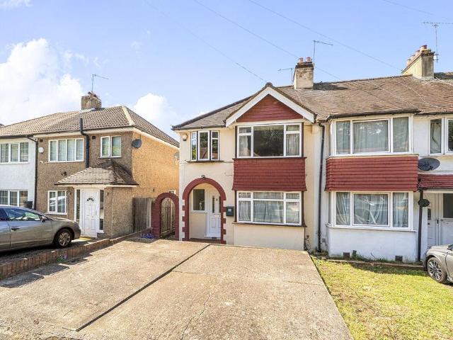 3 bedroom end of terrace house for sale