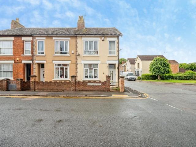3 bedroom end of terrace house for sale