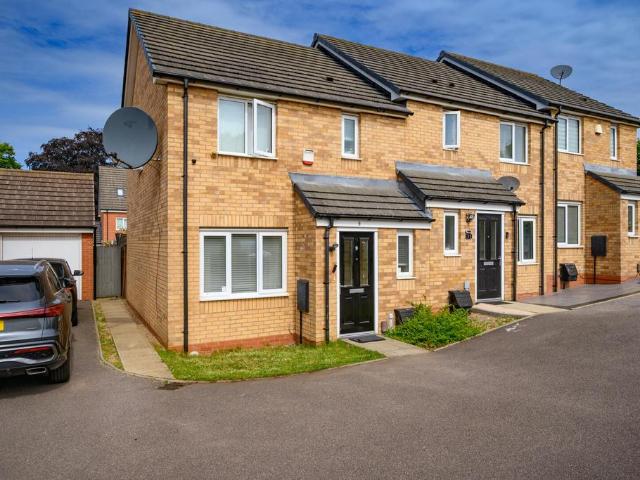 3 bedroom end of terrace house for sale