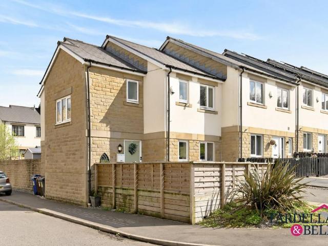 3 bedroom end of terrace house for sale