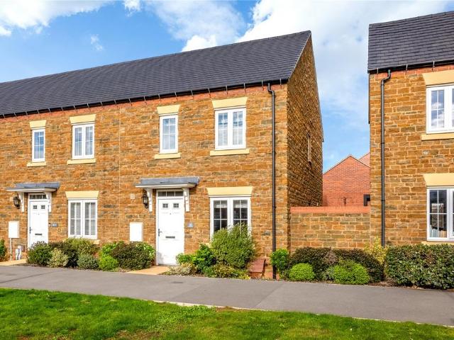 3 bedroom end of terrace house for sale