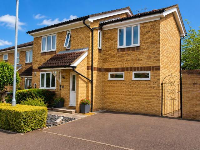 3 bedroom end of terrace house for sale