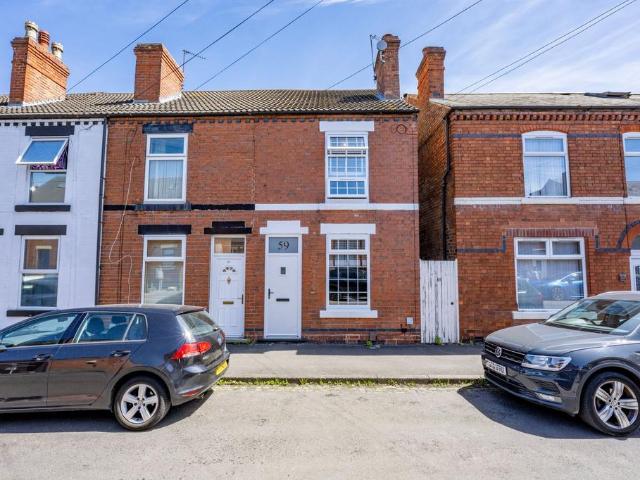 3 bedroom end of terrace house for sale