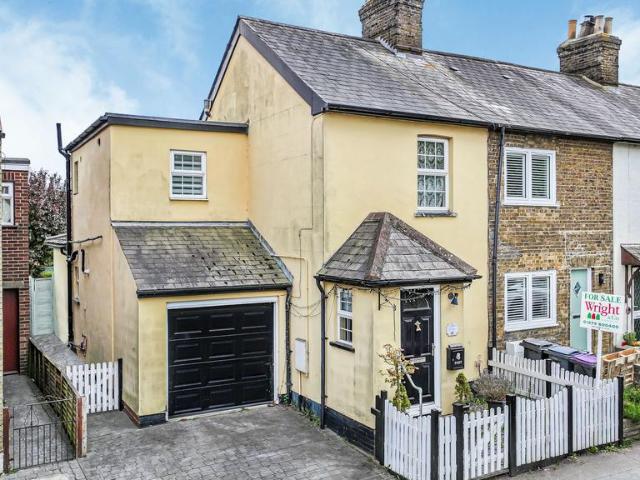 3 bedroom end of terrace house for sale