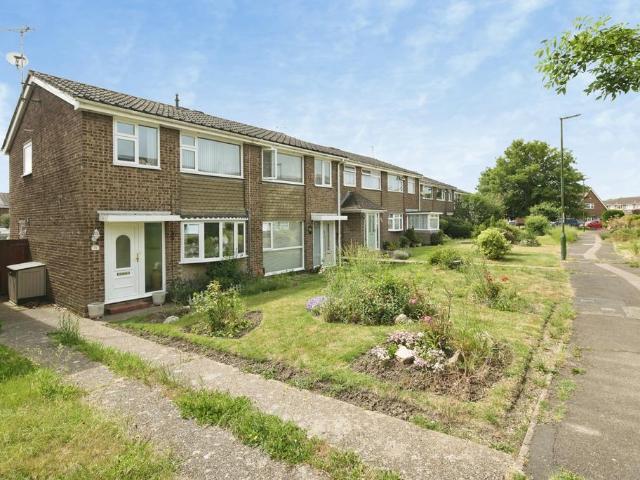 3 bedroom end of terrace house for sale