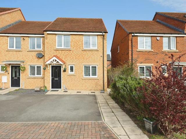 3 bedroom end of terrace house for sale
