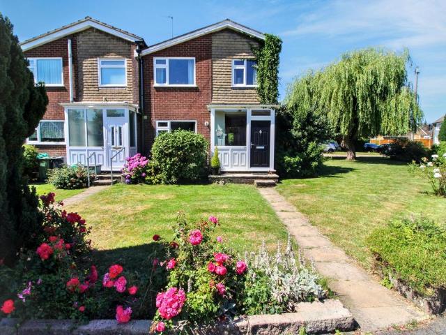 3 bedroom end of terrace house for sale
