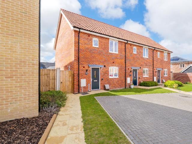 3 bedroom end of terrace house for sale