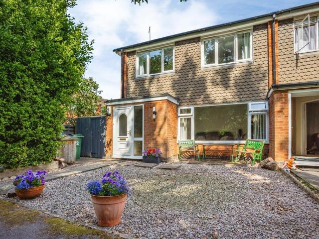 3 bedroom end of terrace house for sale