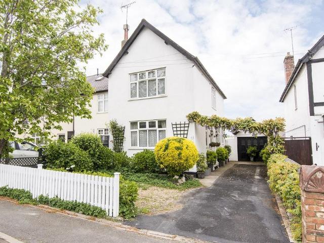 3 bedroom end of terrace house for sale