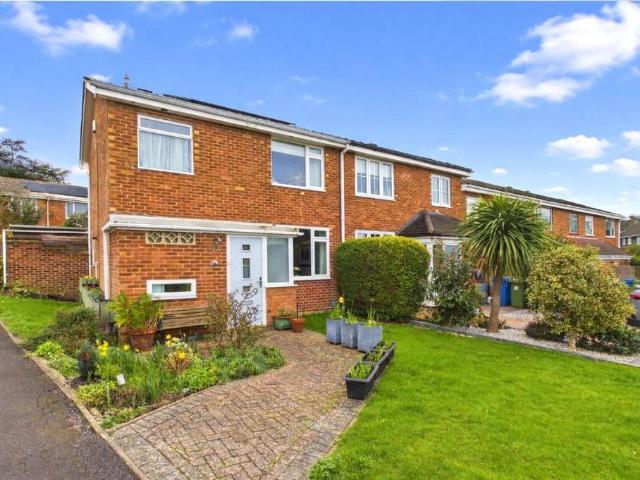 3 bedroom end of terrace house for sale