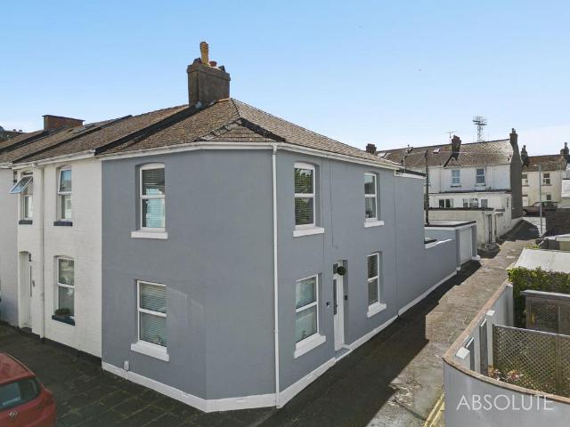 3 bedroom end of terrace house for sale
