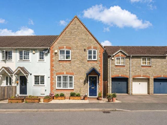 3 bedroom end of terrace house for sale