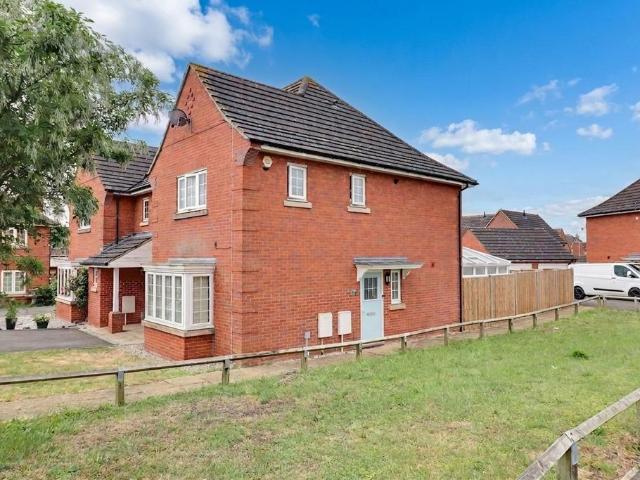 3 bedroom end of terrace house for sale