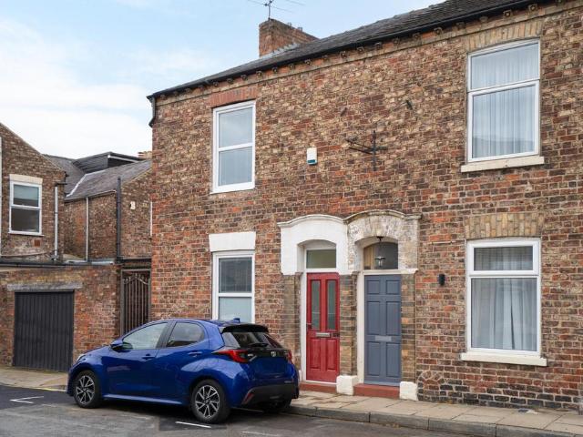 3 bedroom end of terrace house for sale