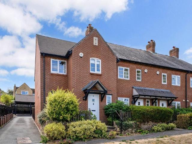 3 bedroom end of terrace house for sale