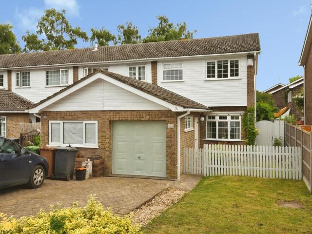 3 bedroom end of terrace house for sale