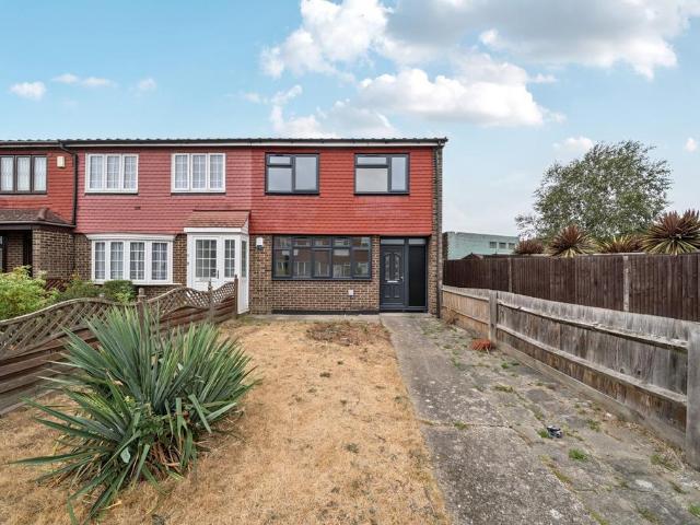 3 bedroom end of terrace house for sale