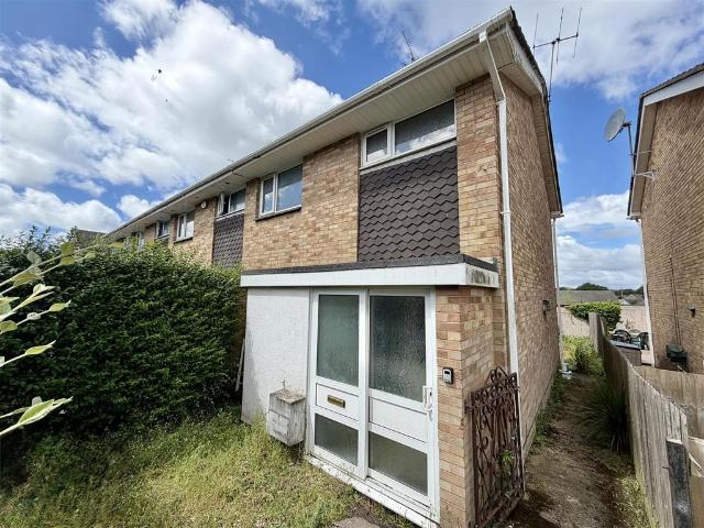 3 bedroom end of terrace house for sale