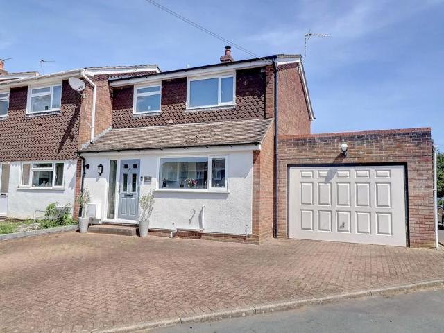 3 bedroom end of terrace house for sale
