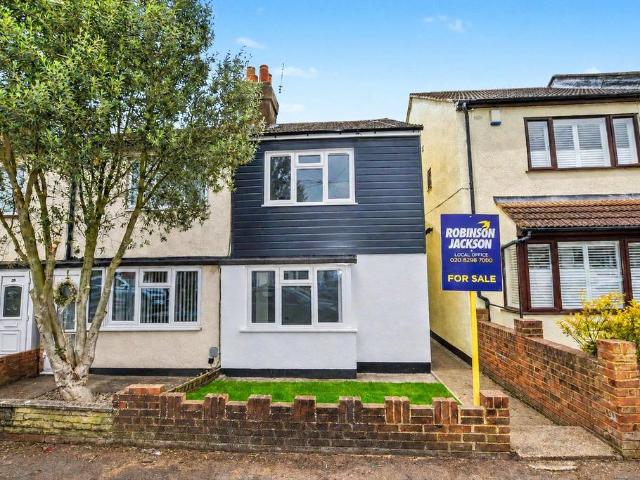 3 bedroom end of terrace house for sale