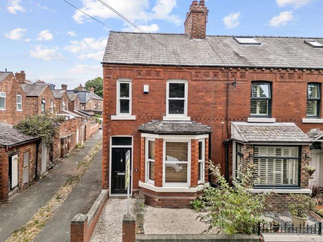 3 bedroom end of terrace house for sale