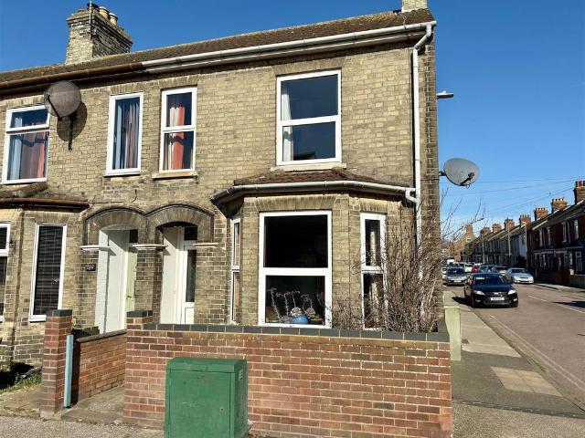 3 bedroom end of terrace house for sale