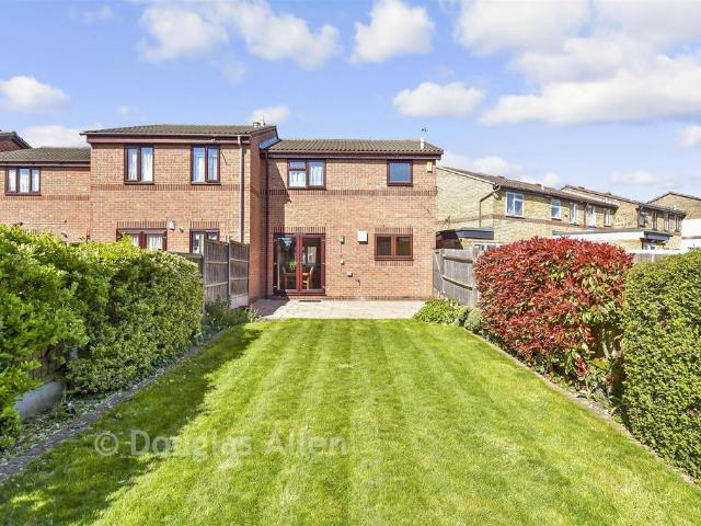 3 bedroom end of terrace house for sale