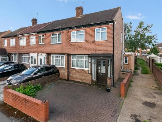 3 bedroom end of terrace house for sale