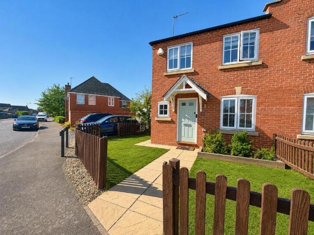 3 bedroom end of terrace house for sale