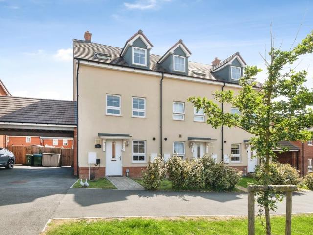 3 bedroom end of terrace house for sale