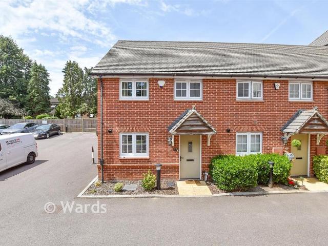 3 bedroom end of terrace house for sale