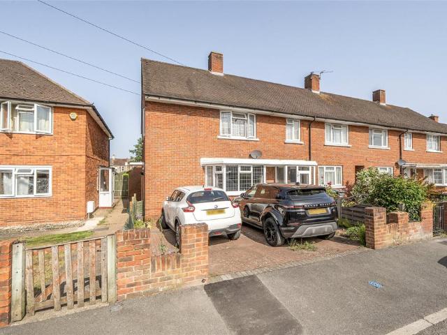 3 bedroom end of terrace house for sale