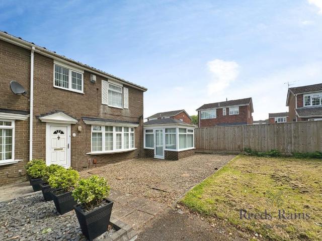 3 bedroom end of terrace house for sale