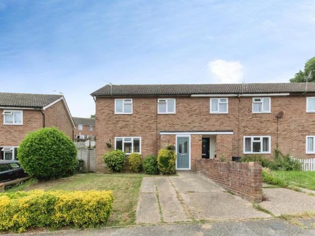3 bedroom end of terrace house for sale