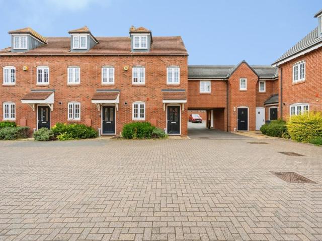 3 bedroom end of terrace house for sale